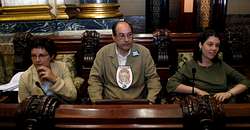 Manuel Monge se cuelga una medalla