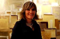 Ana Soler exhibe «Metáforas urbanas» en la Casa da Cultura