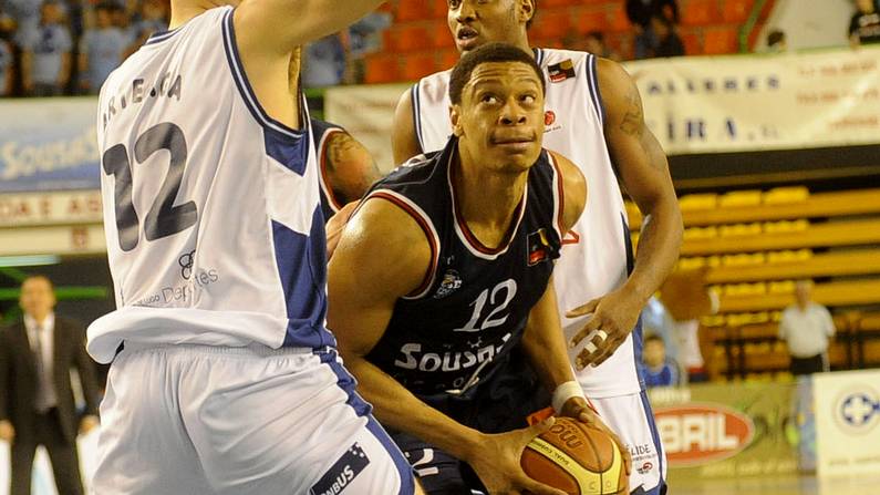 Jonathan Kale pone el broche de oro a la plantilla del COB