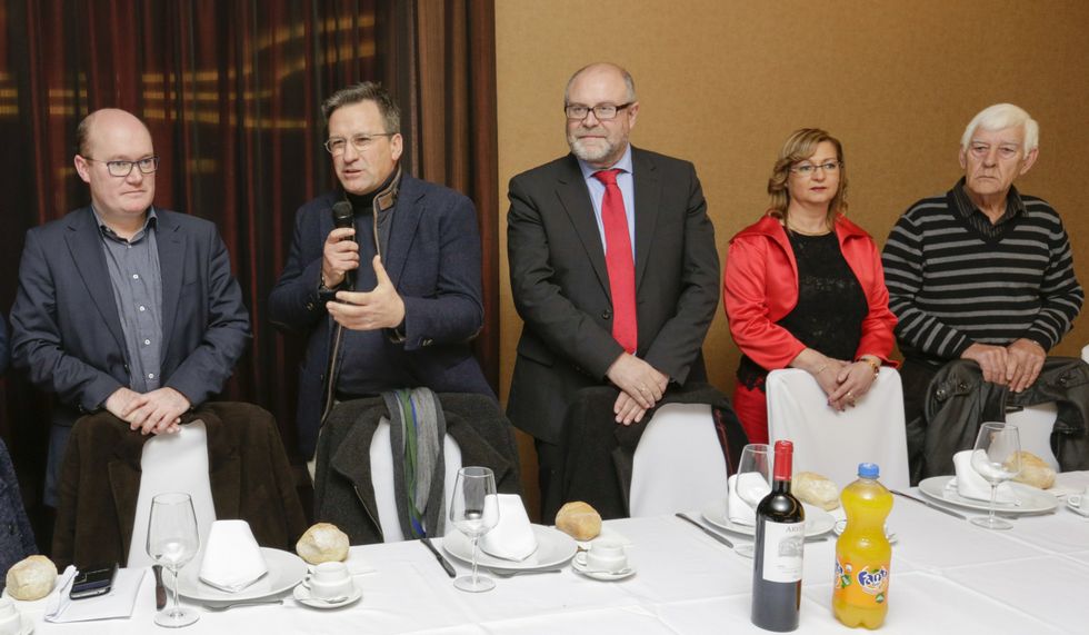Manuel Antelo exhibe su tirón en una cena preelectoral