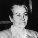 Gabriela Mistral: dame la mano y danzaremos