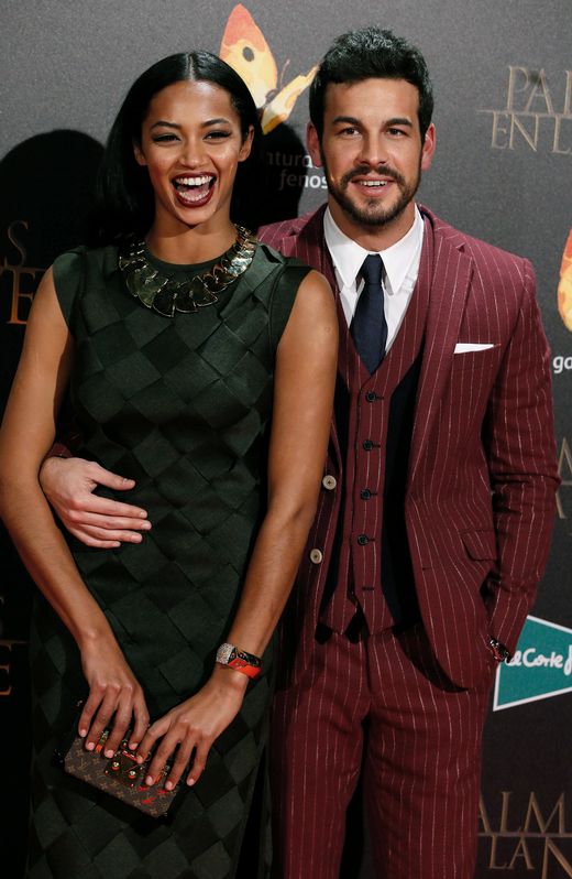 Mario Casas y Berta Vázquez, juntos en el estreno de «Palmeras en la nieve»