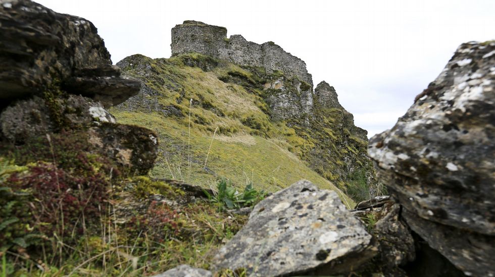 La historia peculiar y casi desconocida del castillo de Carbedo