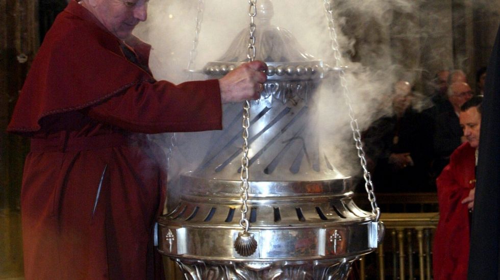 El Botafumeiro salió de la Catedral hacia Madrid en coche y sin ...