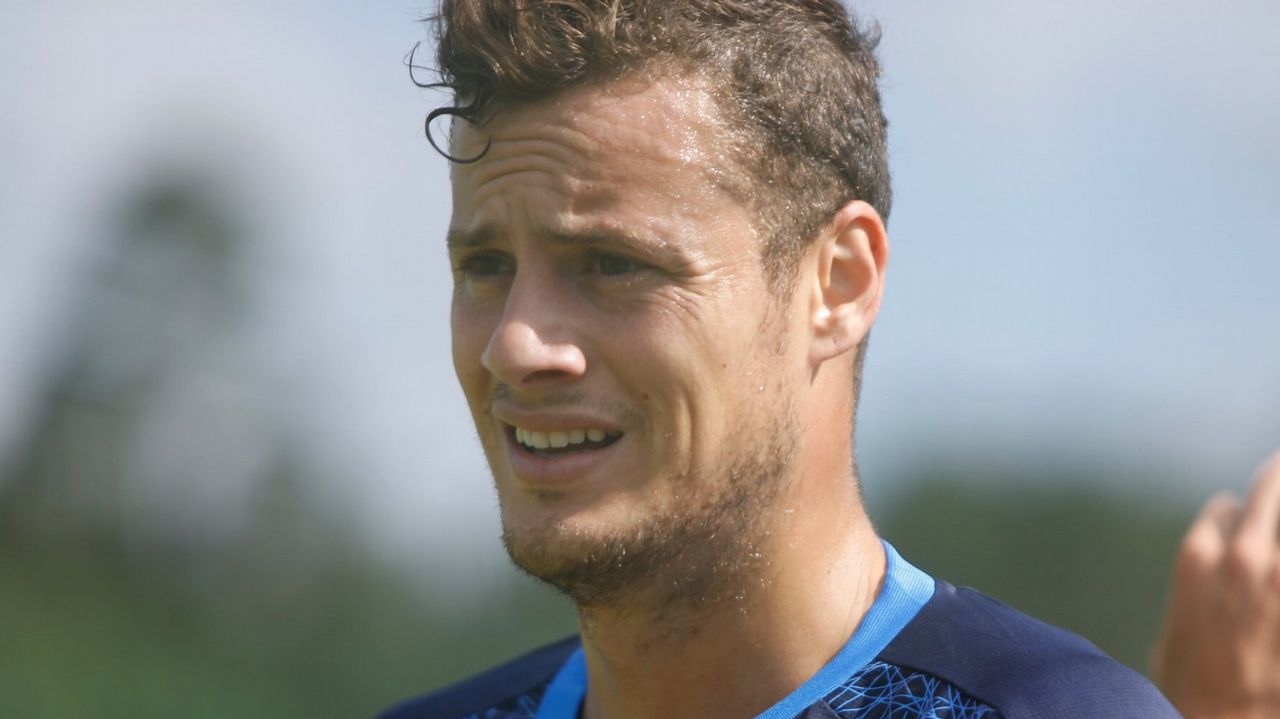 Oriol Riera rescinde su contrato con el Deportivo