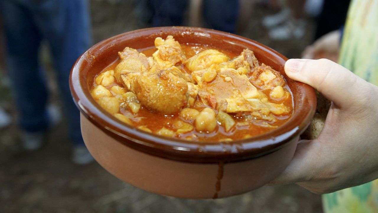 Carnés se prepara para su tradicional cita con los callos