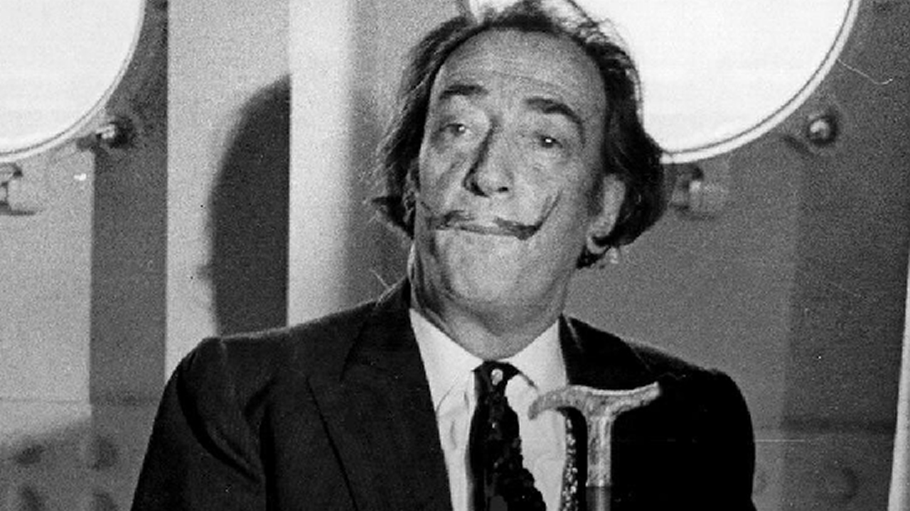 Los bigotes de Dalí