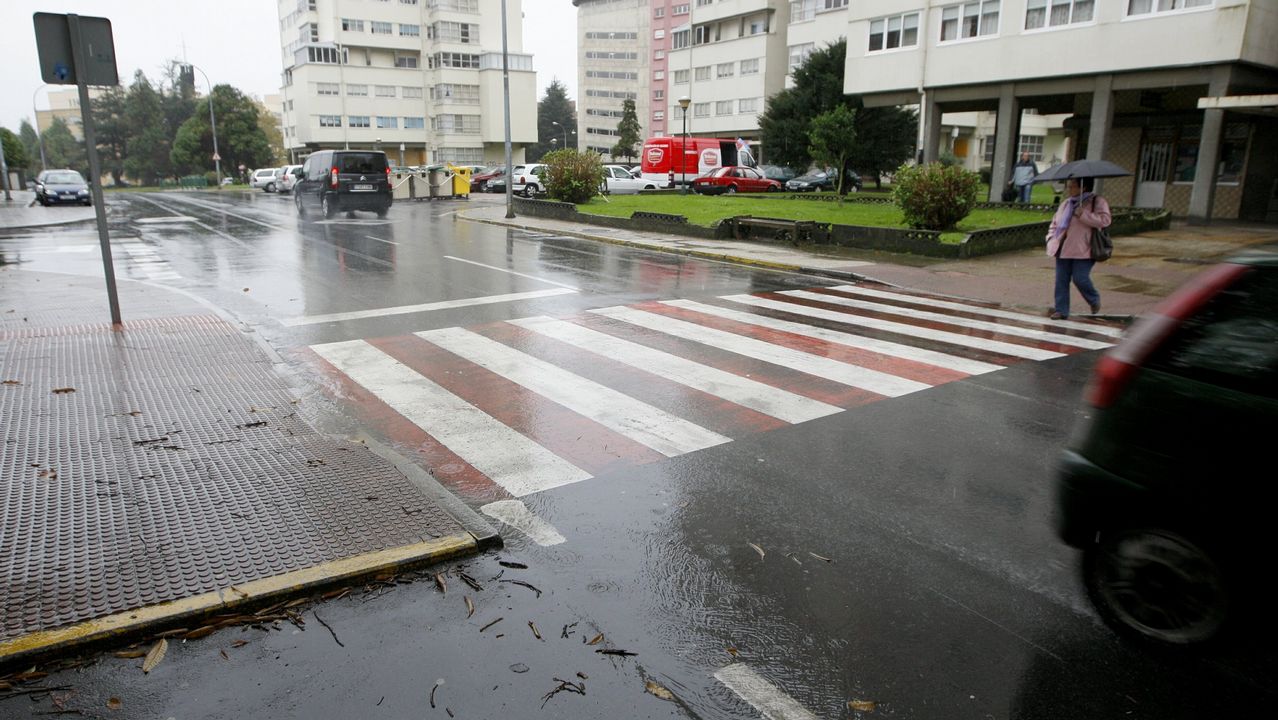 Bandas rugosas, pasos elevados y controles para reducir la velocidad en ...