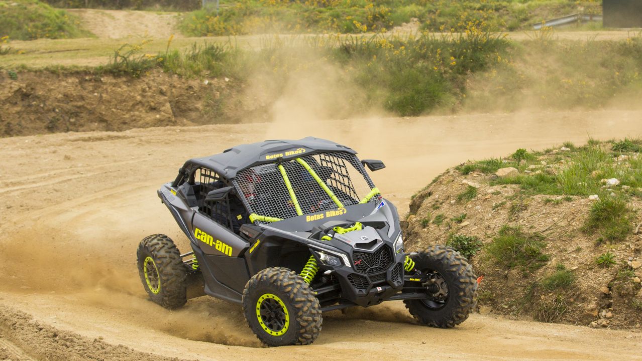 Buguis preparados en Carballo para los campeonatos gallego y nacional