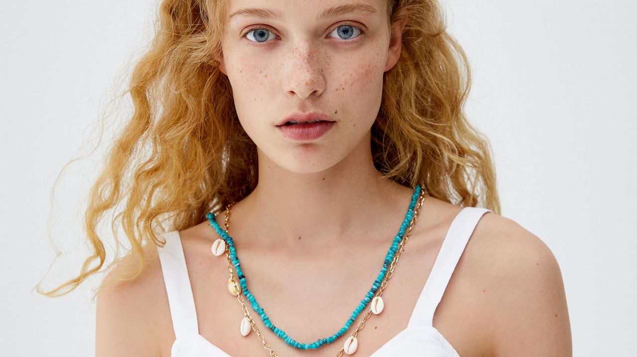 Los collares de conchitas, complemento del verano