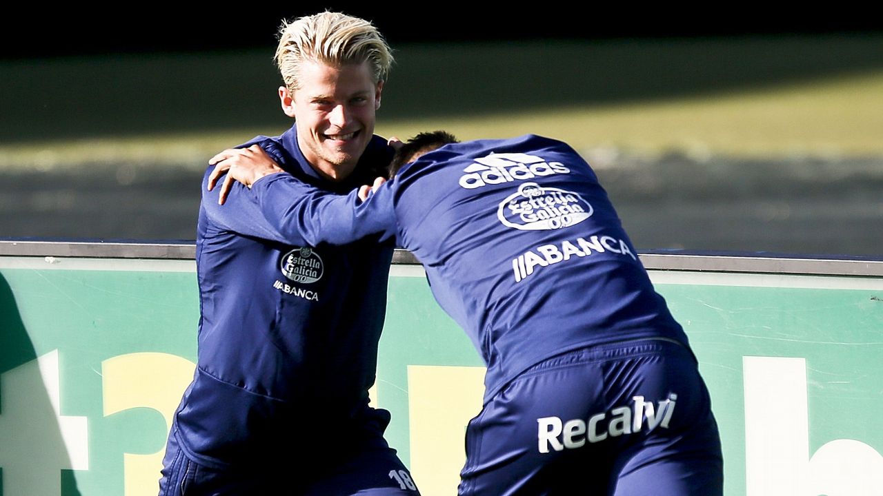 Mathias Jensen volvió a jugar dos meses después de lesionarse