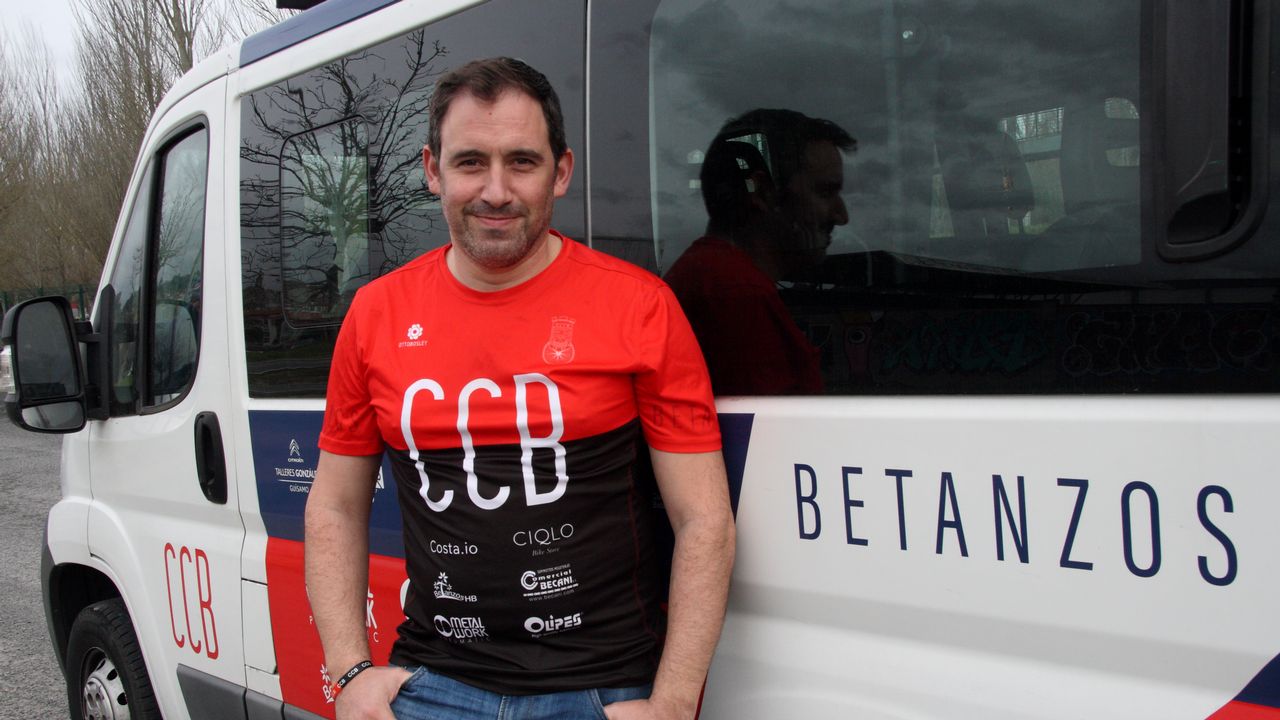 Alberto Ballester, presidente del Club Ciclista Betanzos: «Hace seis ...