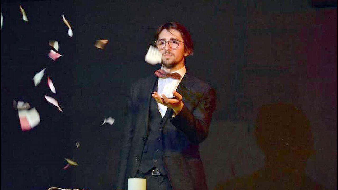 Carlos Tomico tratará de dominar la magia