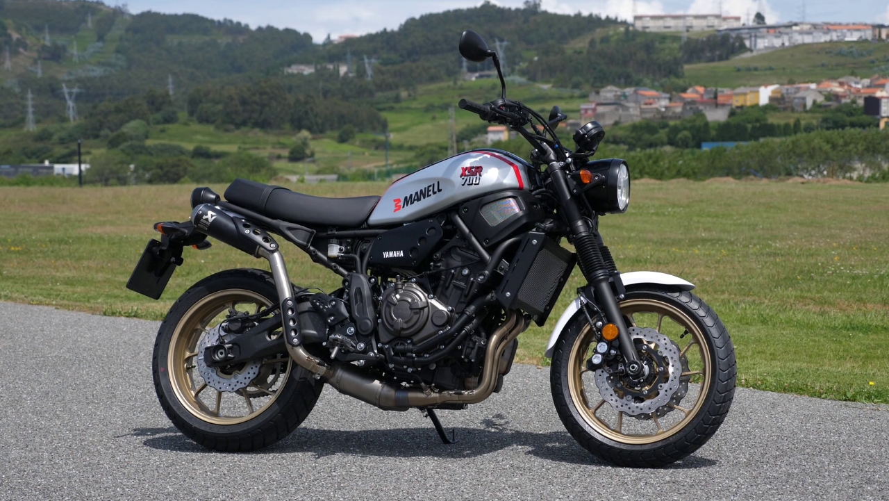 Yamaha XSR700 XTribute: deportiva y «vintage»