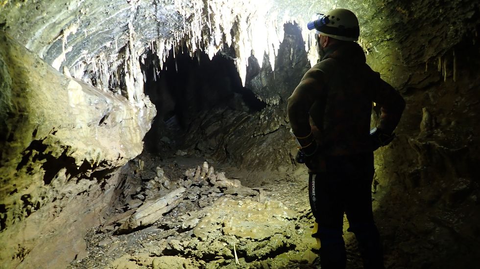 Encontrada la última galería inundada de la mayor cueva acuática de O ...