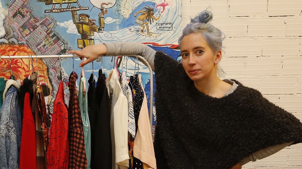 Fiesta de intercambio de ropa por un textil sostenible