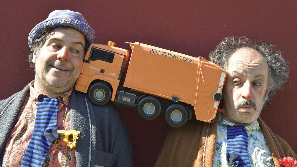 Víctor Mosqueira: «Usamos o humor do pallaso, que é un neno máis»