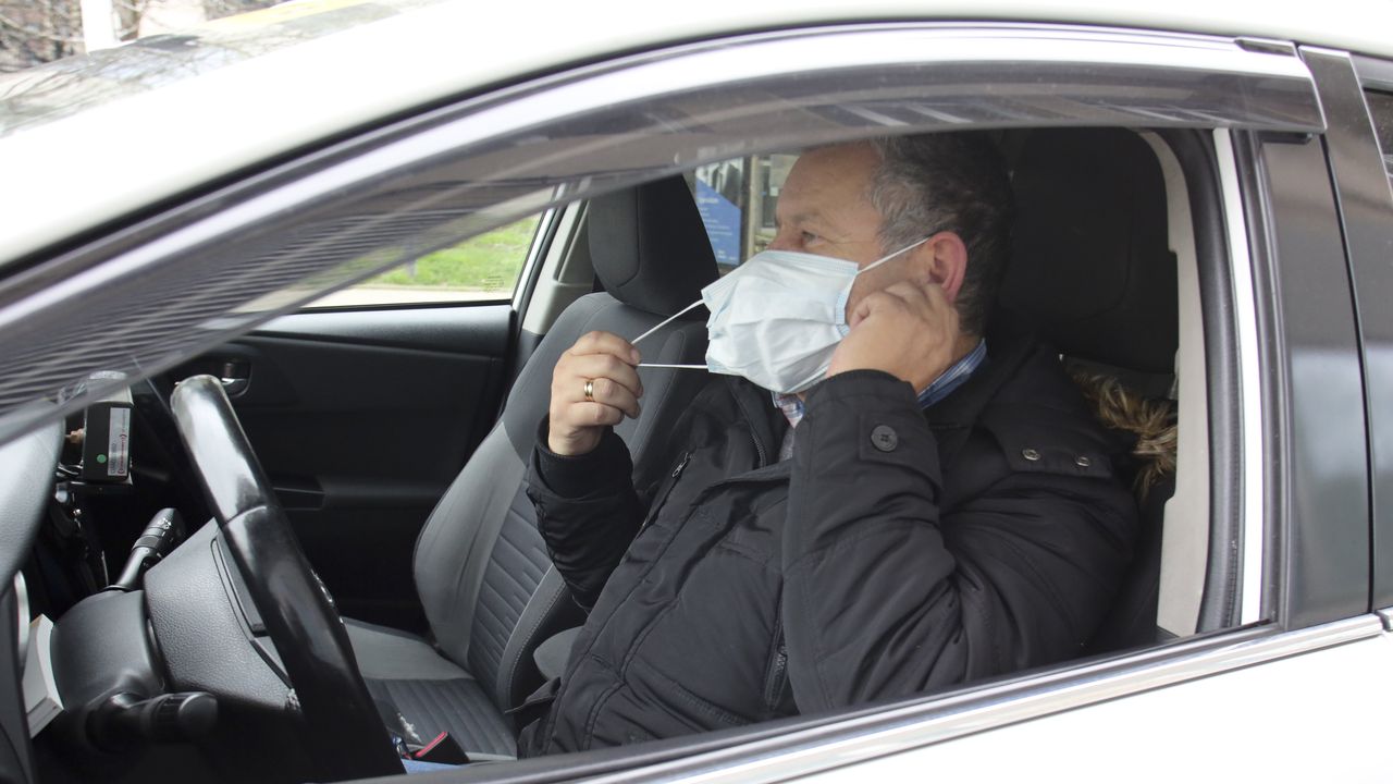 Taxistas, vitales para muchos mayores