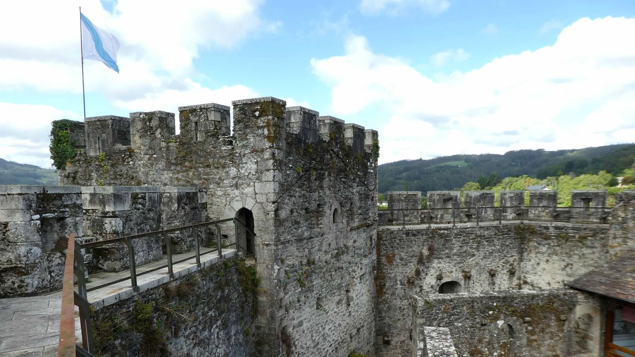 El castillo de Moeche, punto de partida de una ruta 23 años después