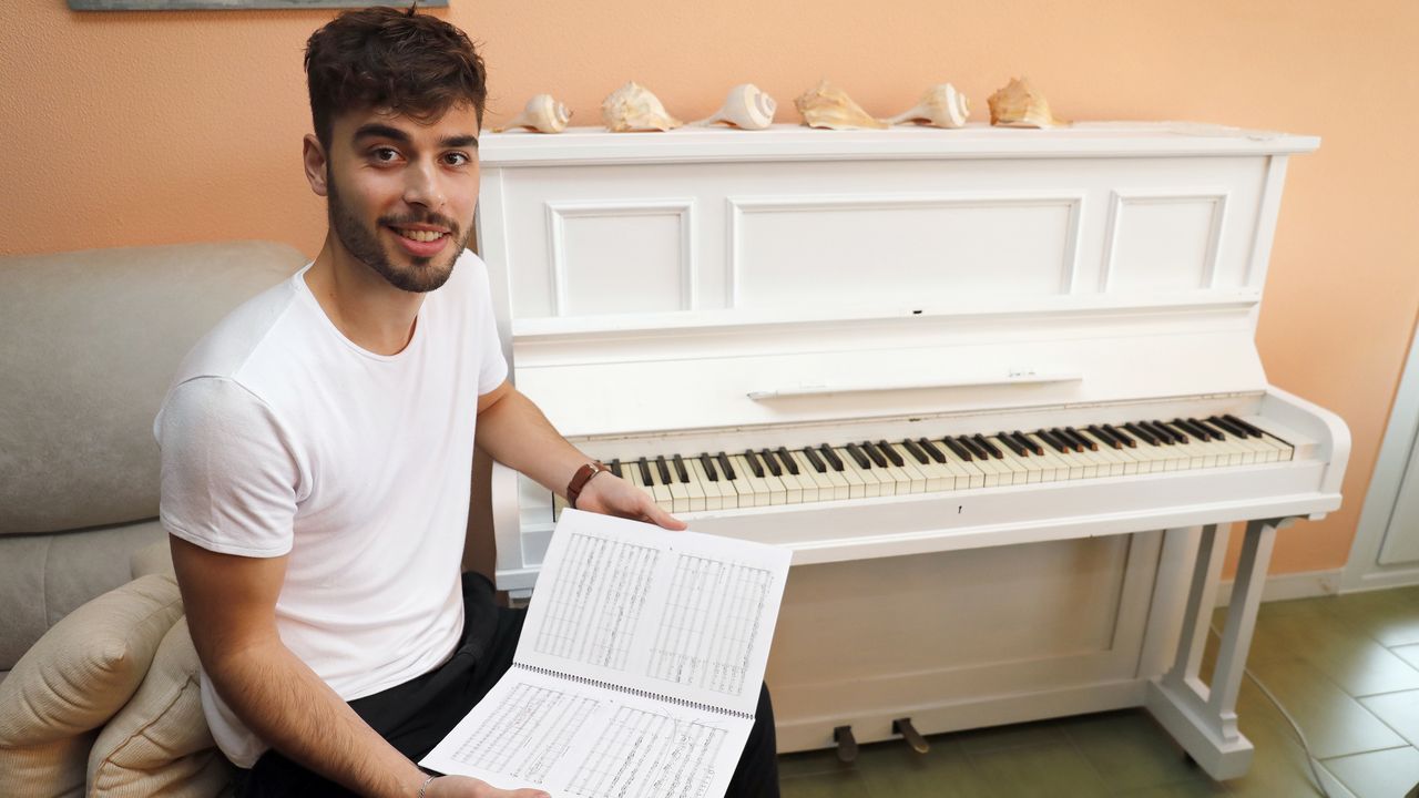 Aaron Siebert, el niño de Nigrán con una orquesta en la punta de los dedos