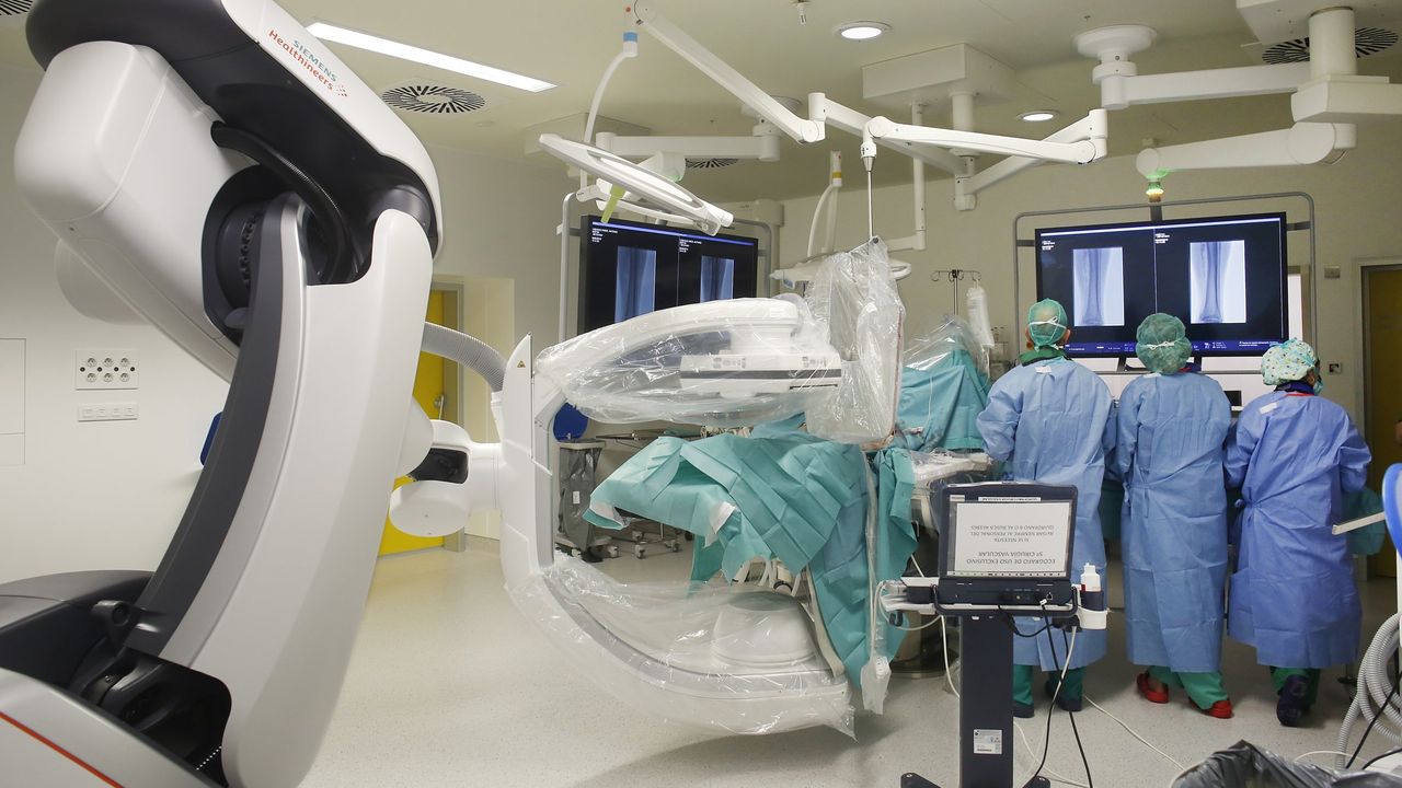 El Sergas pagará el tratamiento privado de un paciente por su «total ...