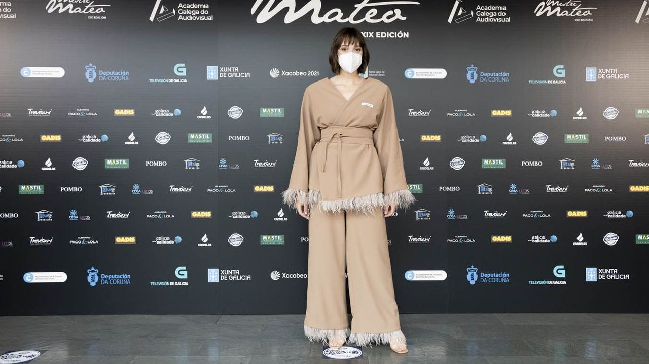 El traje diseñado por un joven de Melide de 17 años que se coló en una ...