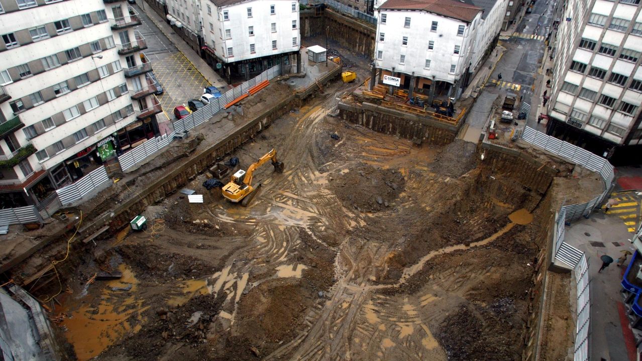 Hemeroteca | 1993 | Anunciaban un año sin poder circular por la Praza ...
