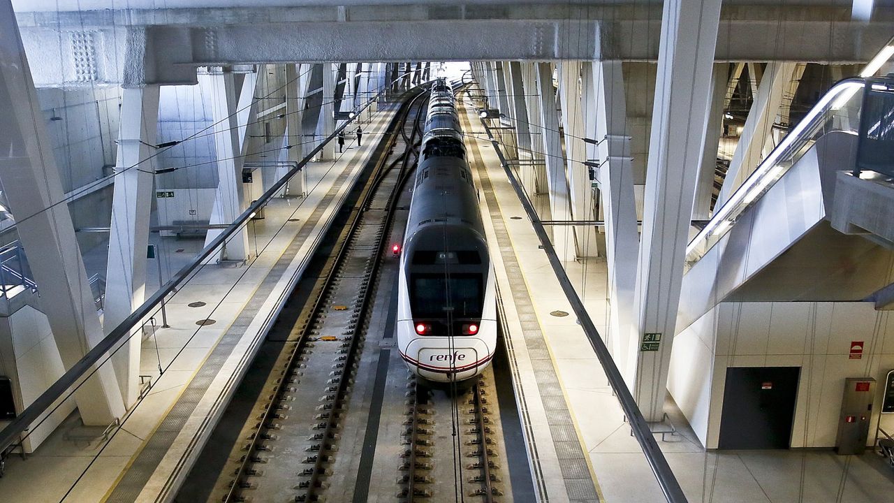 Portugal prueba ya los trenes que unirán Vigo y Oporto a velocidades ...