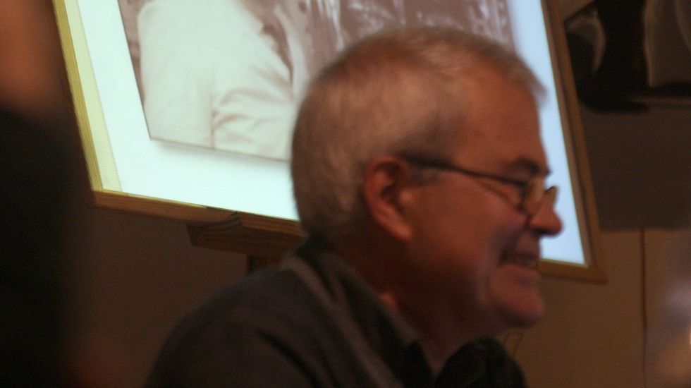Presentación de Guillermo Llorca en la Central Librera de la calle ...