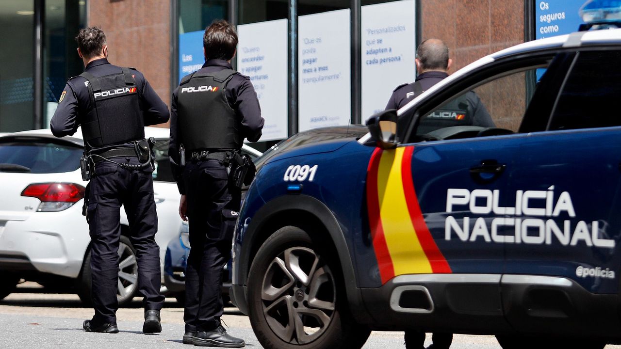 Gran redada policial en Vigo contra el menudeo de drogas con ocho detenidos