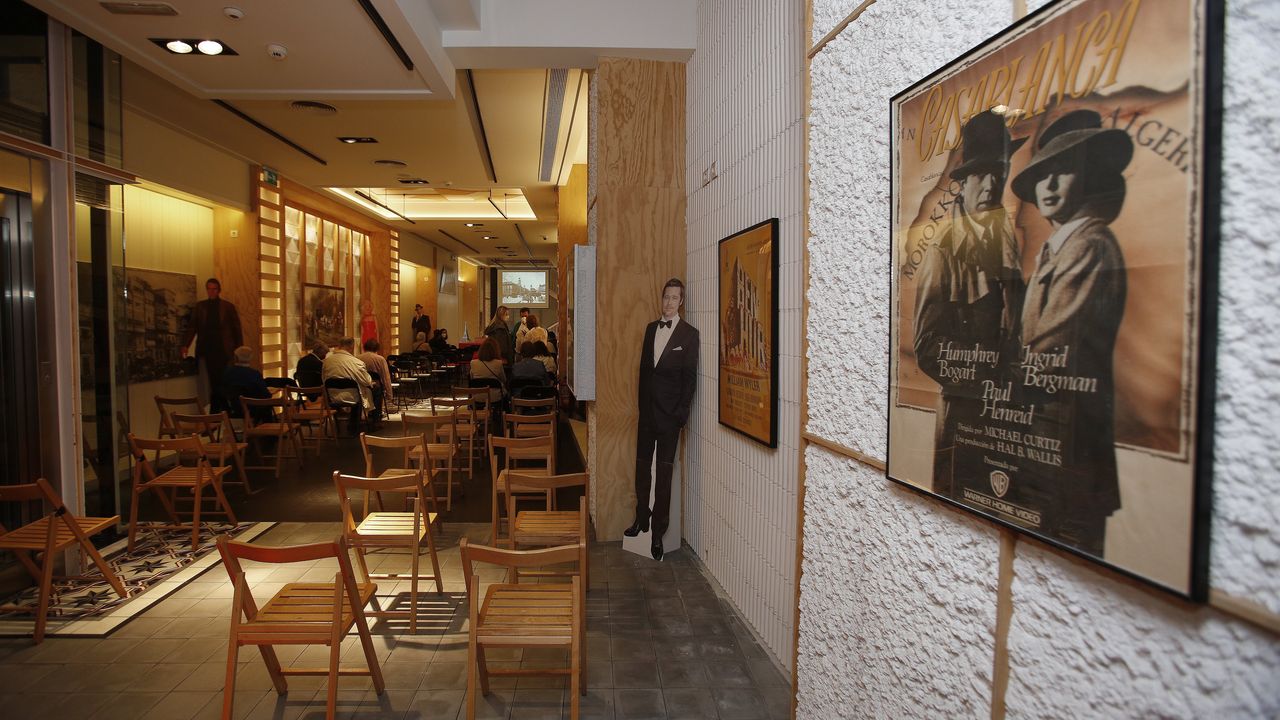 El cine París vuelve a ser de los coruñeses con su reapertura para un ...