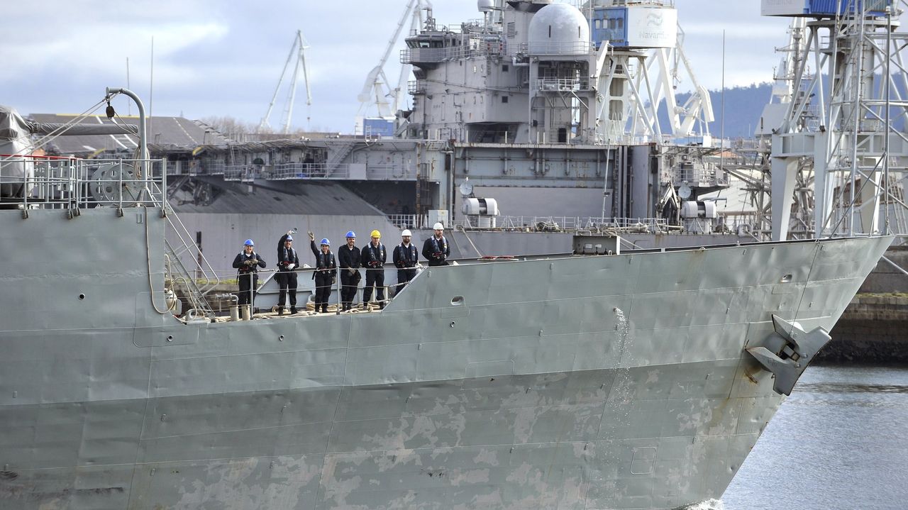El Atalaya, con base en Ferrol, participa en unas maniobras con la ...