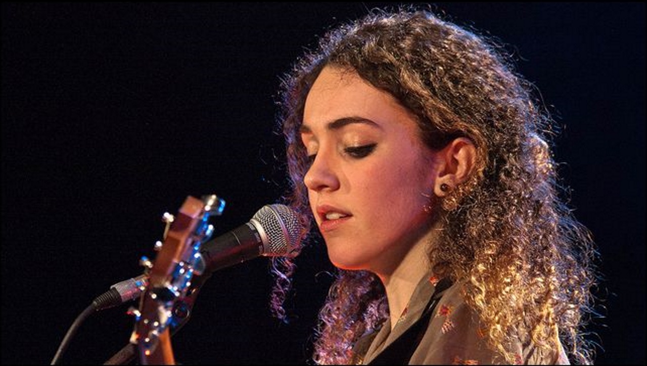 Cena y concierto folk en Lugo con la irlandesa Núria Graham