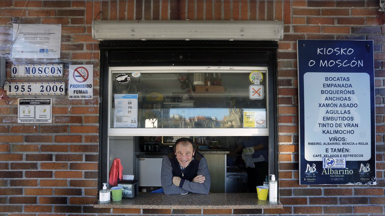 O Moscón, siete décadas de taberna portuaria