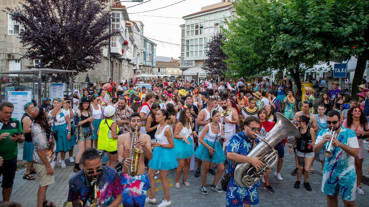 Maceda se visitó de carnaval para gozar del verano