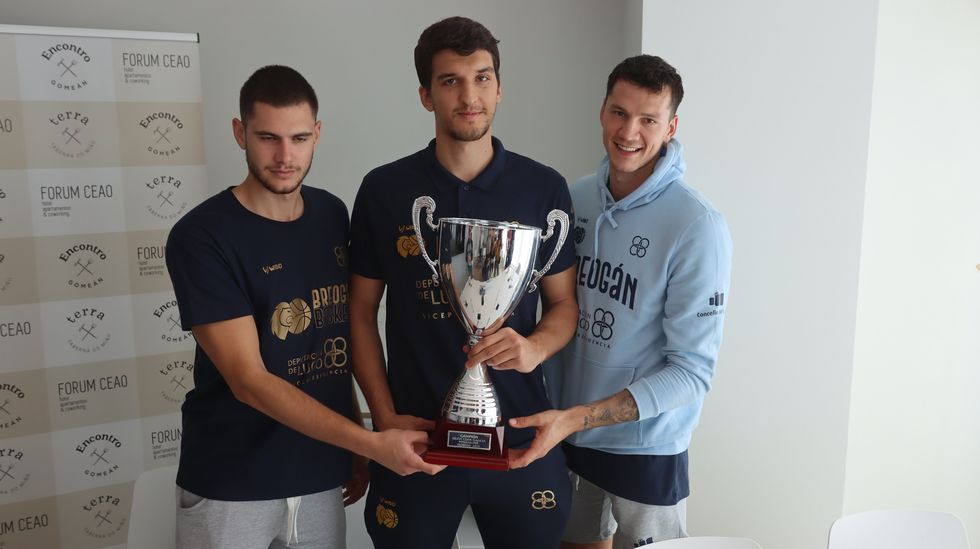 Nenadic, Momirov y Nakic, trío de ases para el Breo