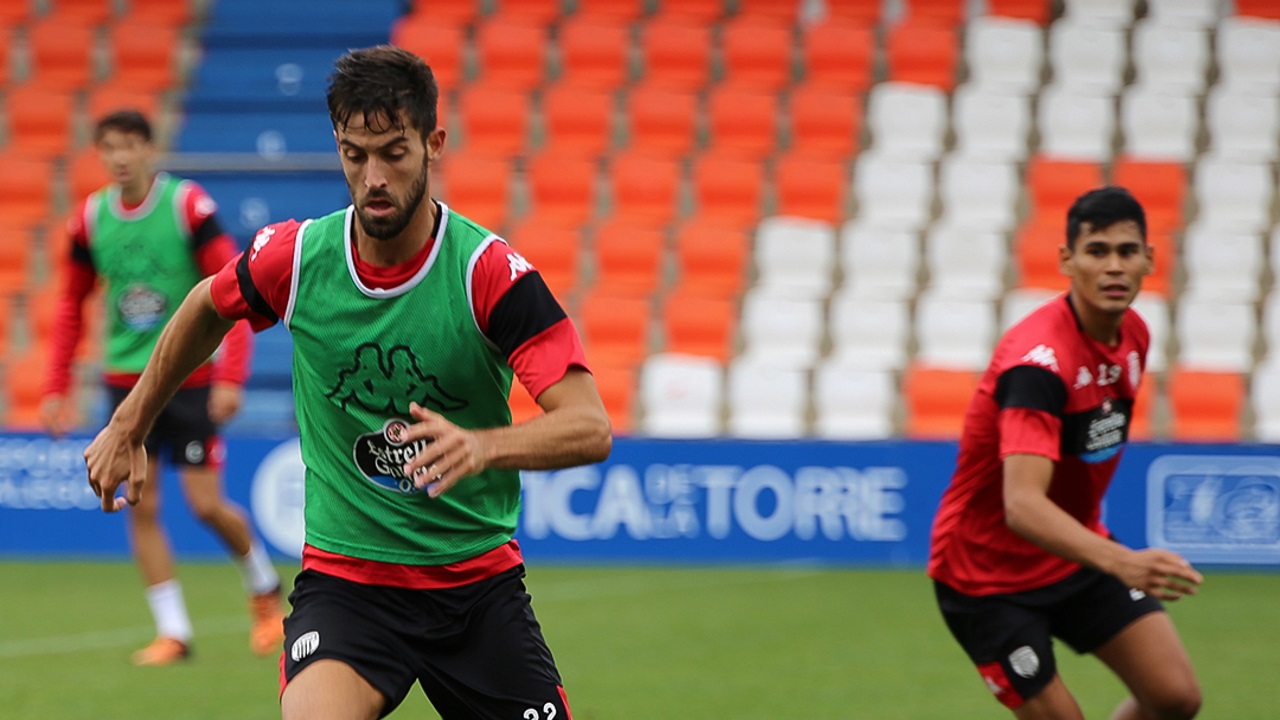 Marc Carbó aún espera su turno para debutar con el Lugo en Segunda