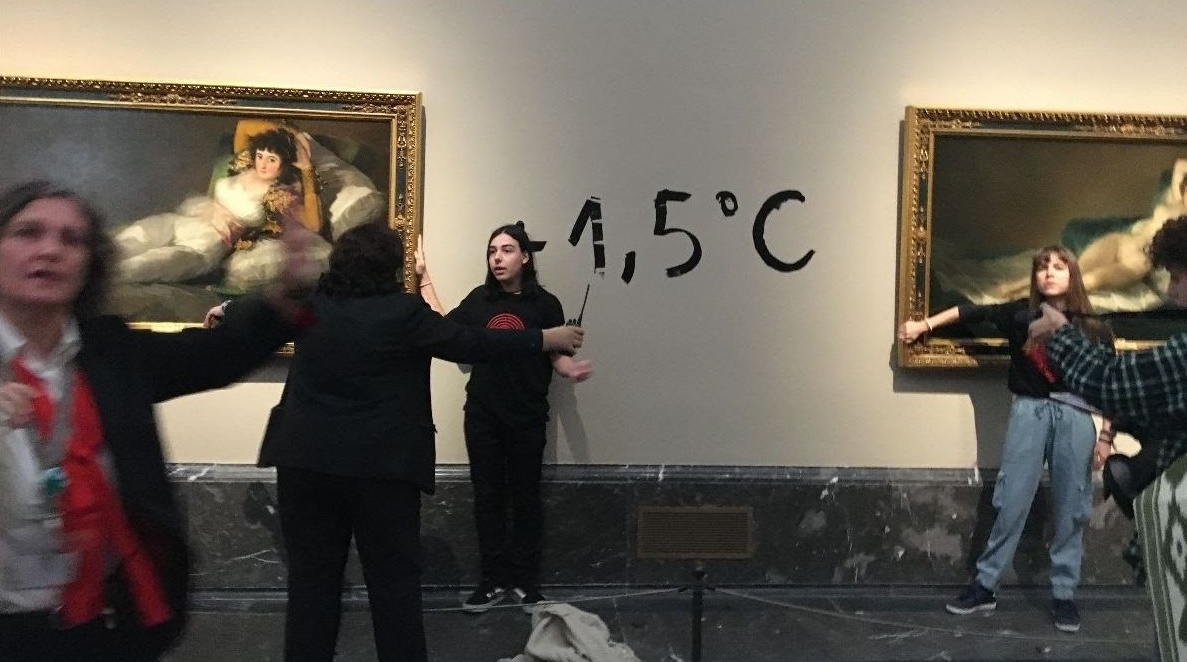 Dos activistas «atacan» a «La maja desnuda» y a «La maja vestida» de Goya en el Museo del Prado