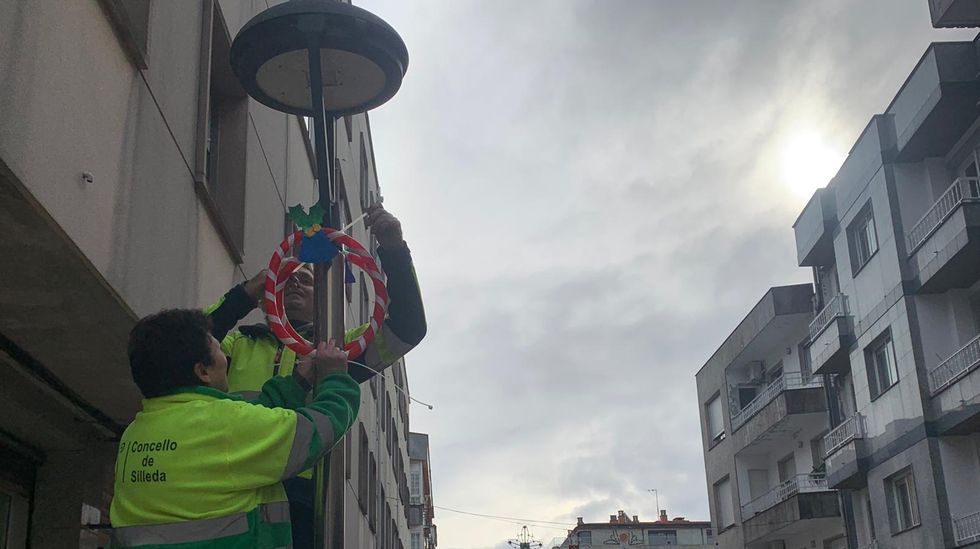 Silleda empieza a lucir su decoración navideña
