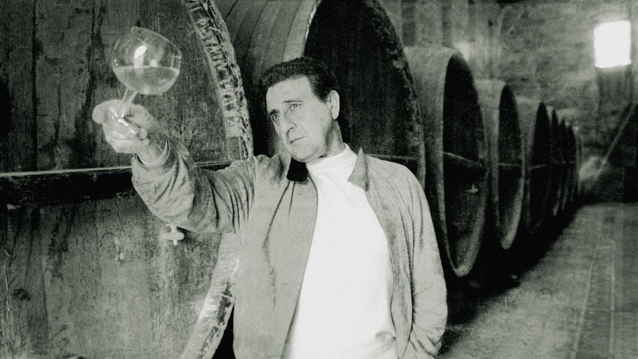 Don Mariano Peláez, fundador de Bodegas Marqués de Vizhoja y Caballero ...