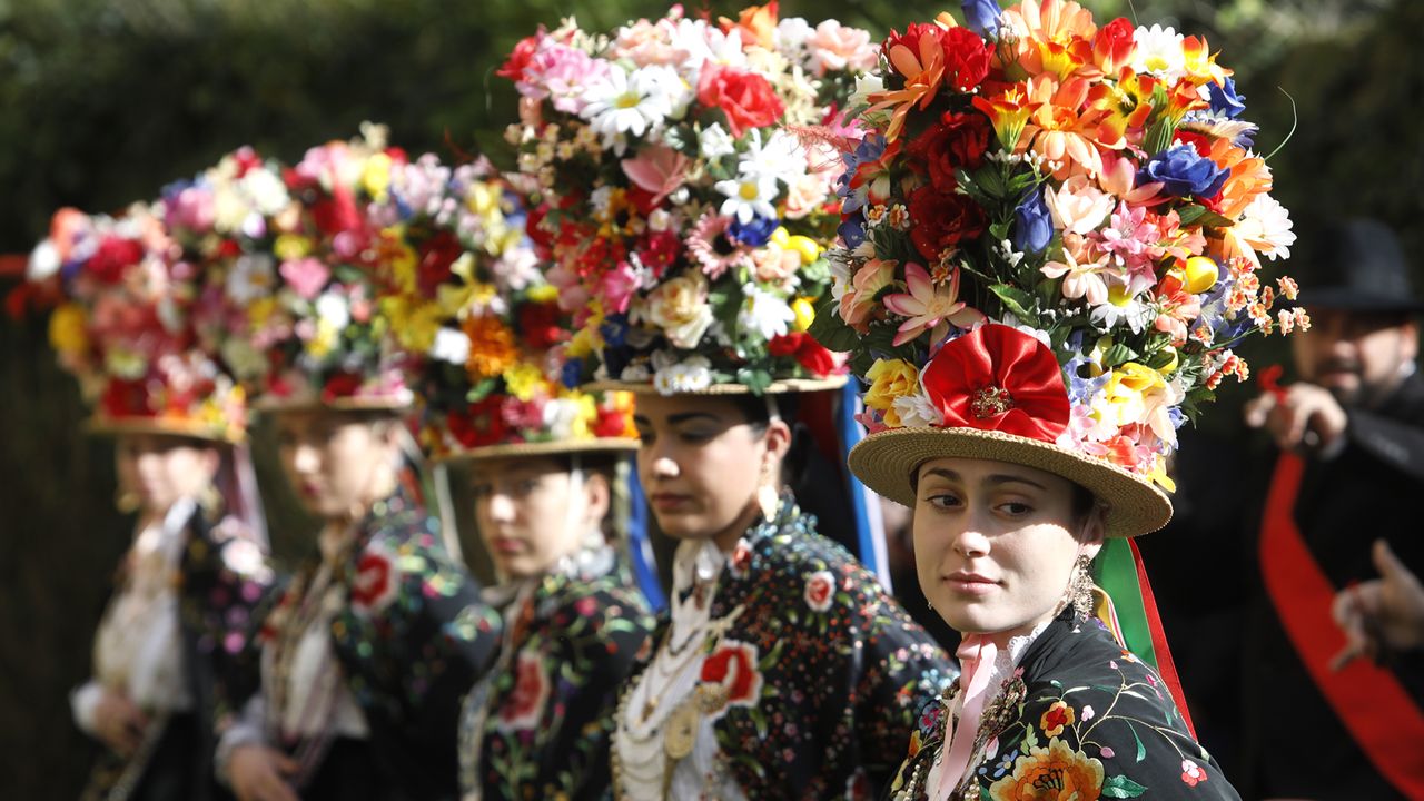 Las damas y los galanes vuelven a danzar en Aldán