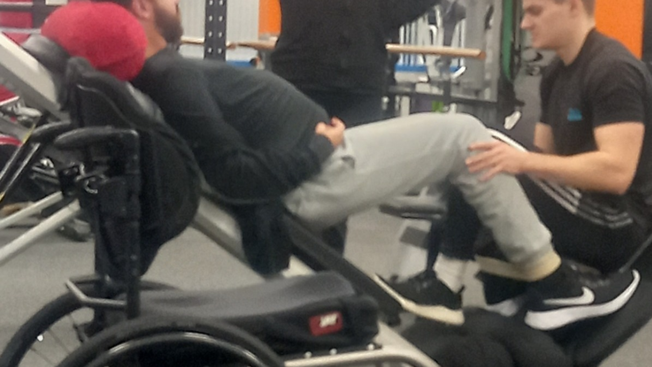 Un excanterano del Arsenal, Daniel Cain, tetrapléjico a los 23 años ...