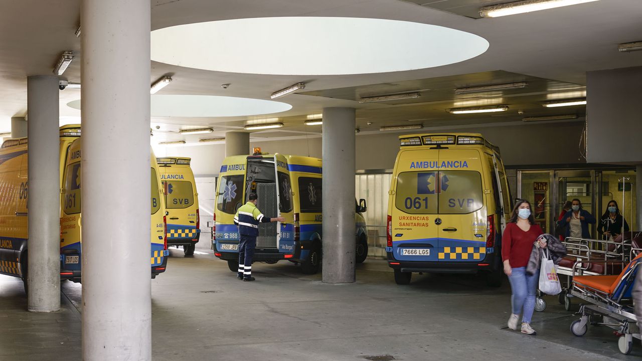 Médicos de urgencias de todos los hospitales gallegos se reúnen ante el riesgo de «colapso» del ...