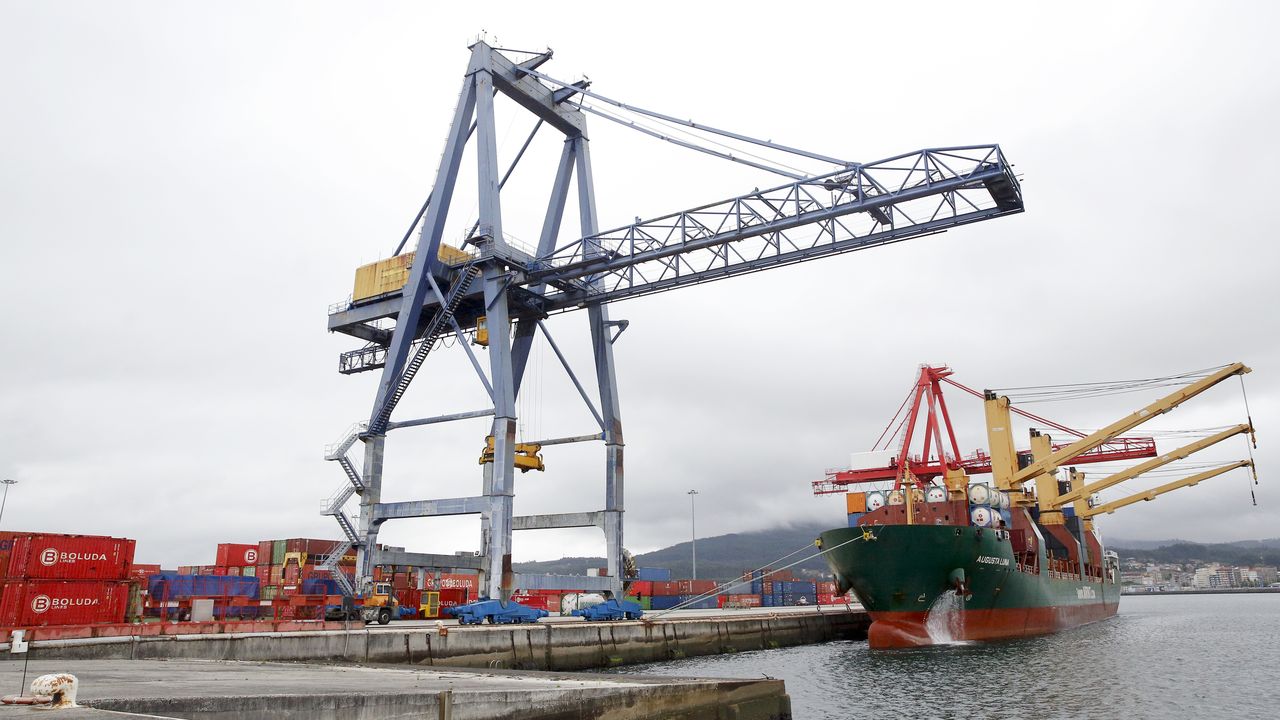 El MV Augusta Luna arribó a Vilagarcía