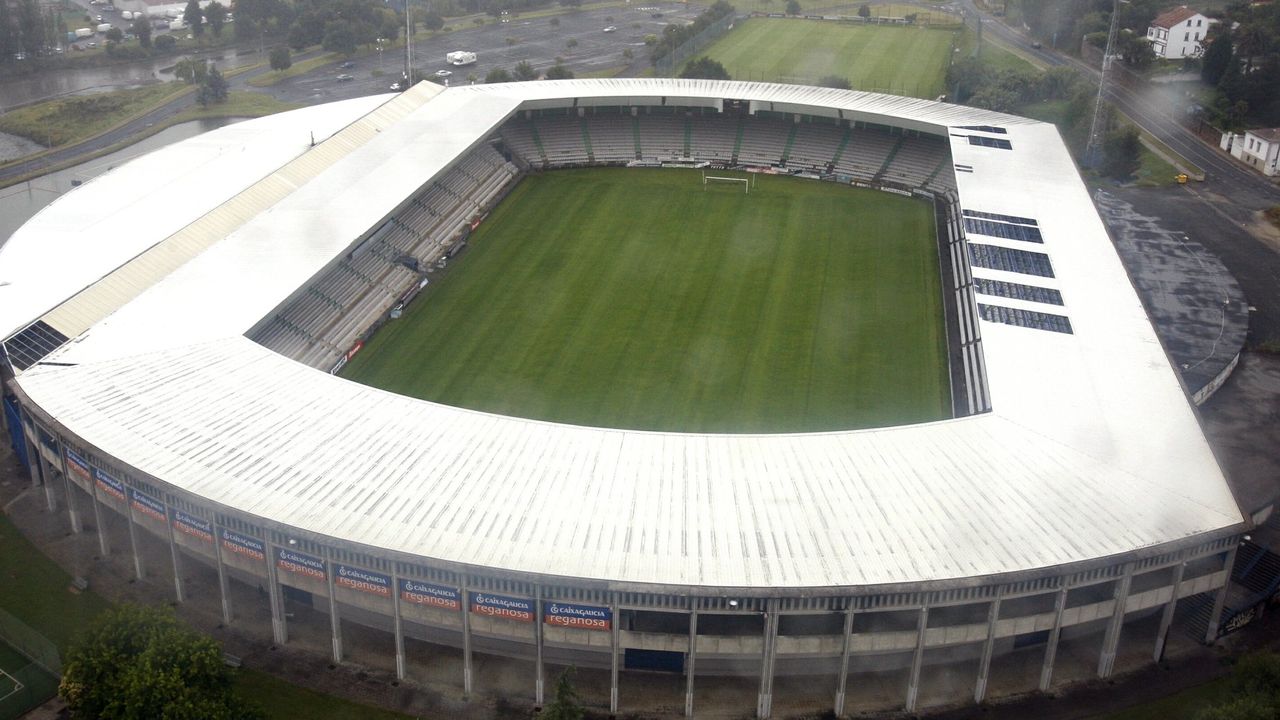 El Concello de Ferrol aprueba obras de emergencia en el estadio de A Malata