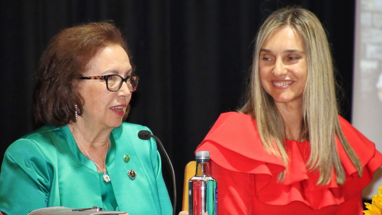 La magia de Porto do Son llega a las obras de una escritora santiaguesa