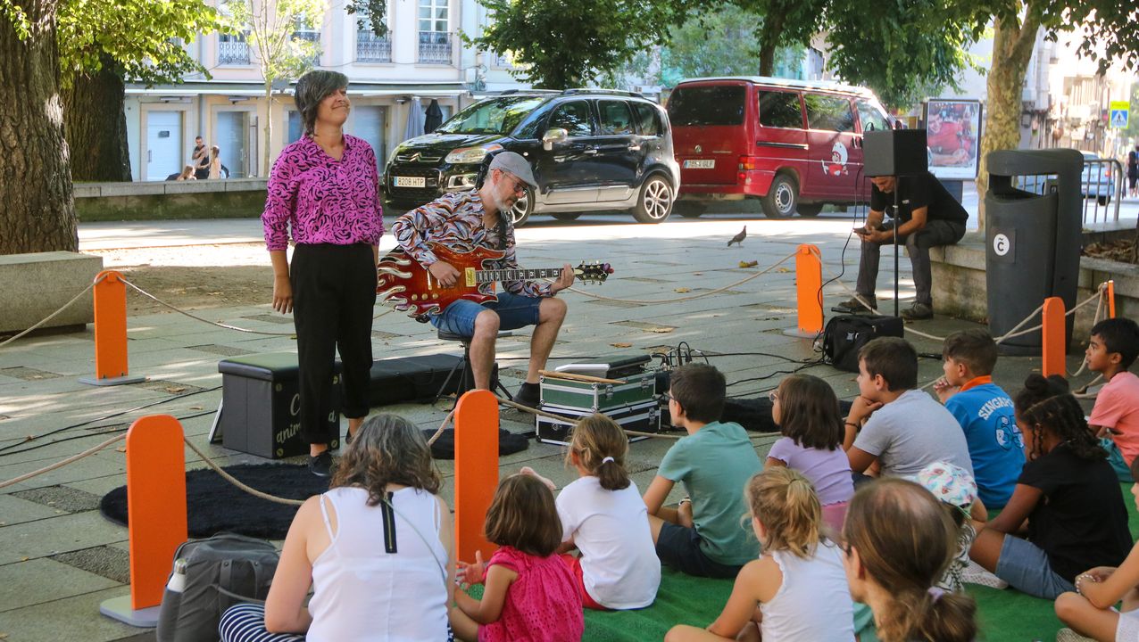 La música y el humor de la narradora Vero Rilo abrieron el festival ...
