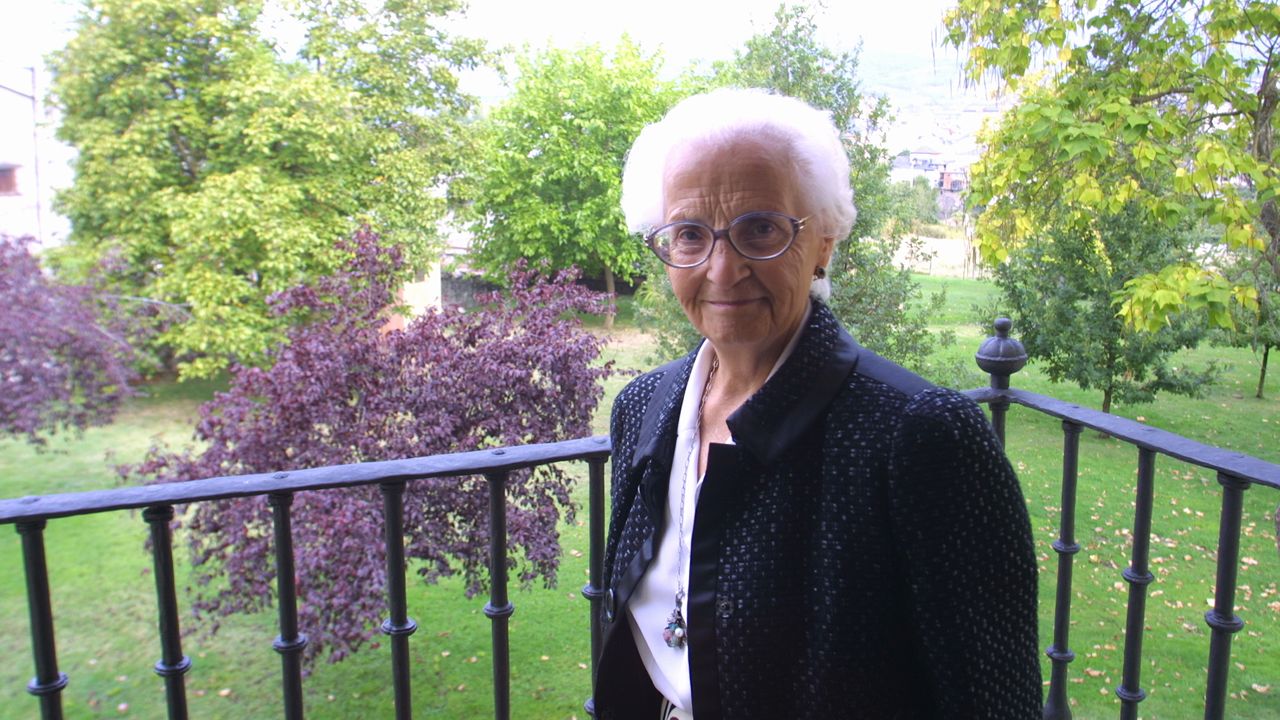 Olga Gallego, a muller que arquivou Galicia